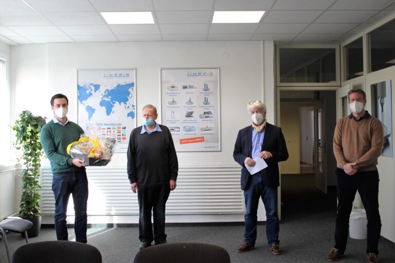 Two veterans say goodbye - Linseis