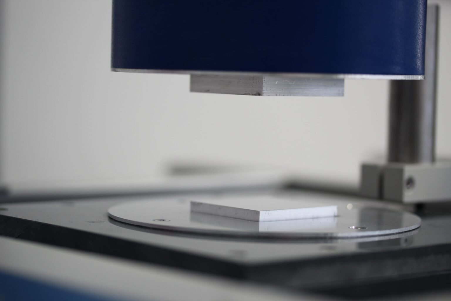 LINSEIS TIM 테스터(TIM L58): 열 계면 재료 측정 장치